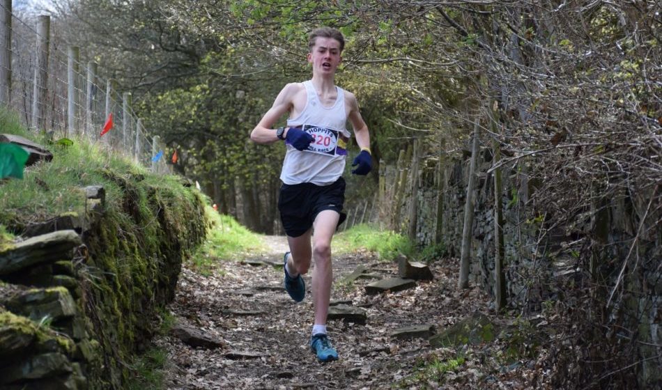 Flying down the descent U18 Euan Patton of Dark Peak Fell Runners ...