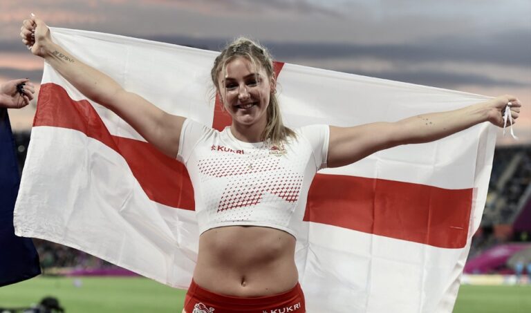 Molly Caudery shooting for the stars after vaulting stunning 4.85m - AW