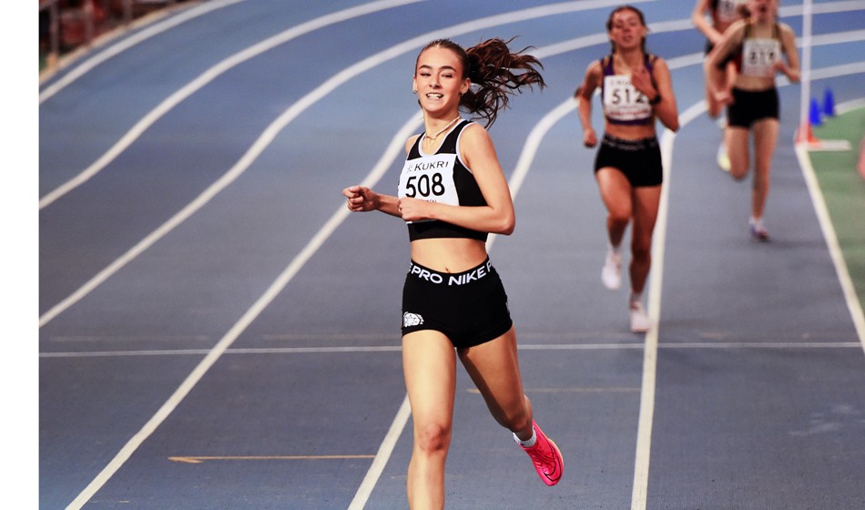 U15 girls 800m Layla Roden - AW