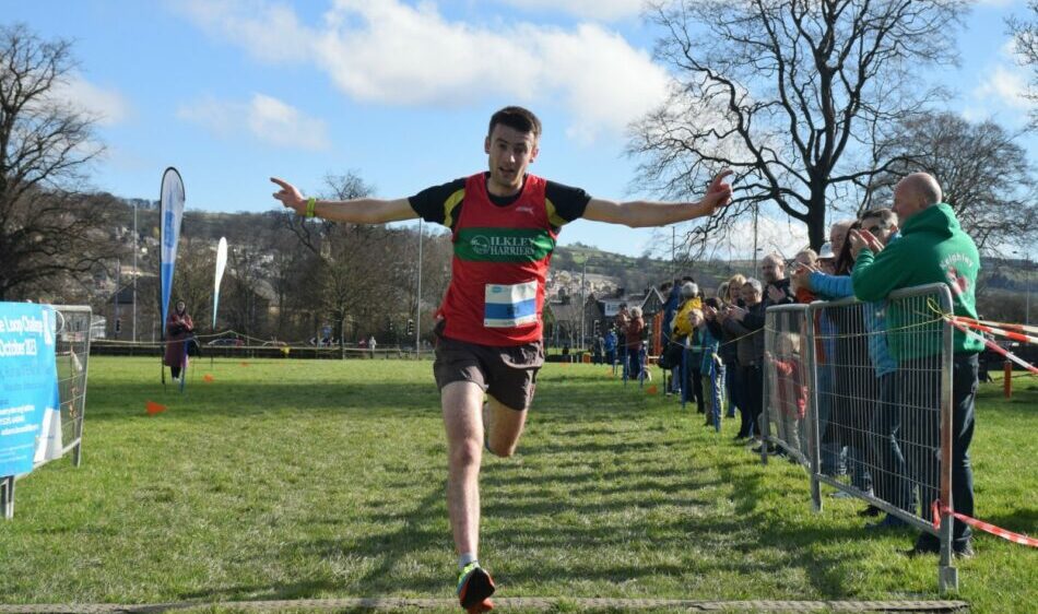 Keighley 10km race winner Jack Cummings Ilkley Harriers 31.58 - AW