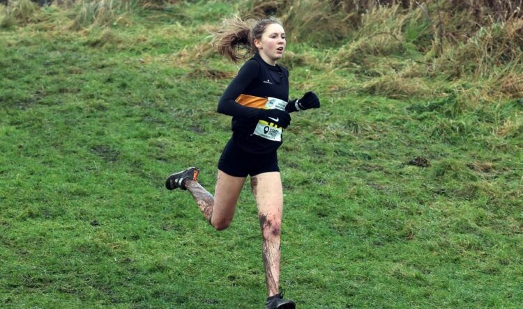 Charlotte Dillon wins Women's U-17s - AW
