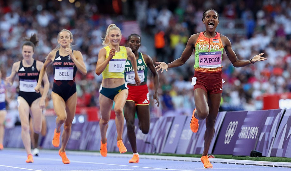 Faith Kipyegon completes 1500m hat-trick in record-breaking style ...