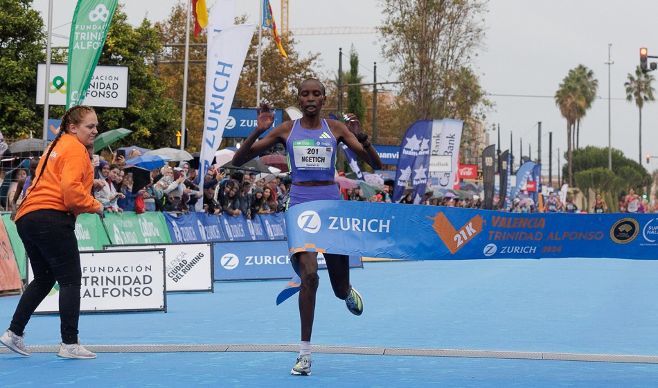 World half-marathon record for Yomif Kejelcha in Valencia - Athletics ...