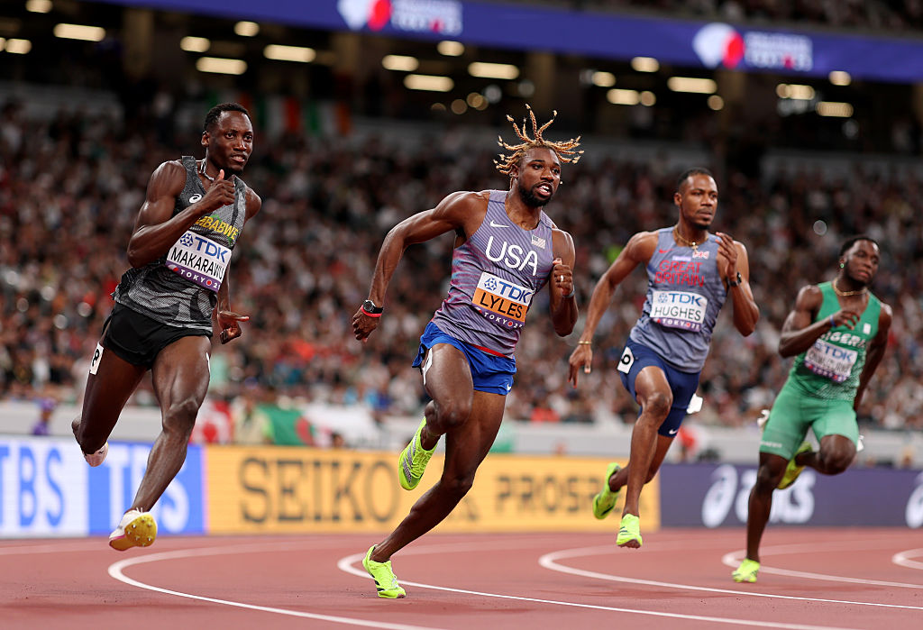 Noah Lyles Storms to World 200m Título No.4 | MMA